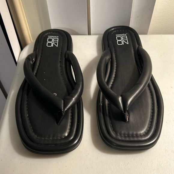 NOBO | Shoes | Nobo No Boundaries Black Padded Flip Flops Sz | Poshmark